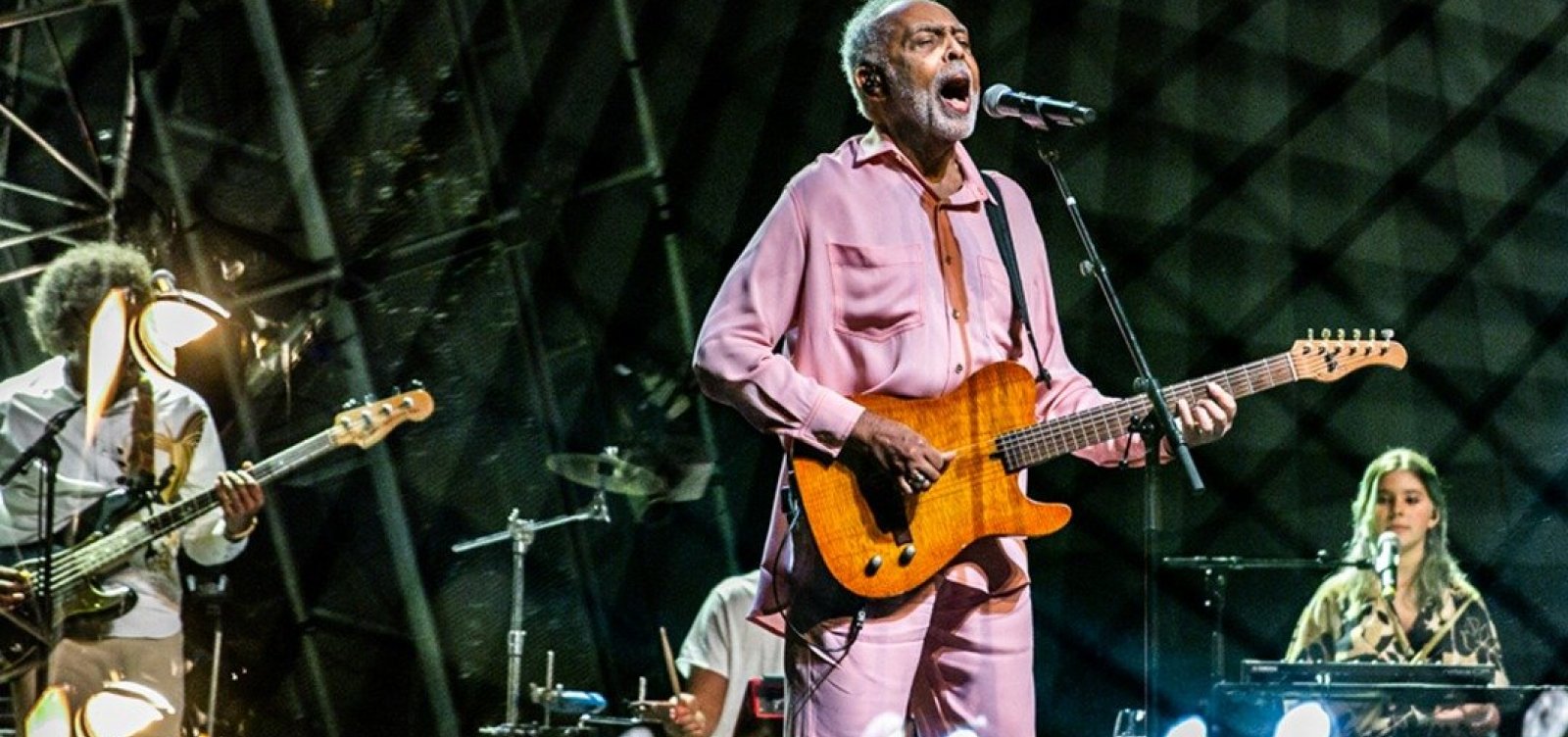 Gilberto Gil fará show na Concha Acústica do TCA em fevereiro - Metro 1