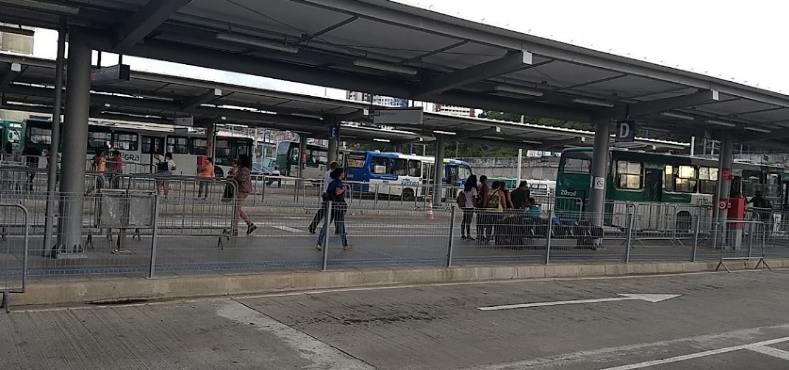 Passageiras Gritam E Homem é Detido Por Importunação Sexual Em ônibus