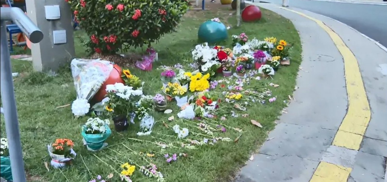 Moradores fazem memorial em homenagem a segurança morto a tiros no ...