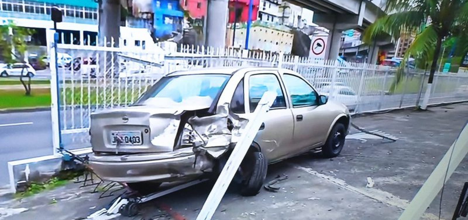 Motorista Fica Ferido Após Perder Controle Do Carro E Bater Em Outro