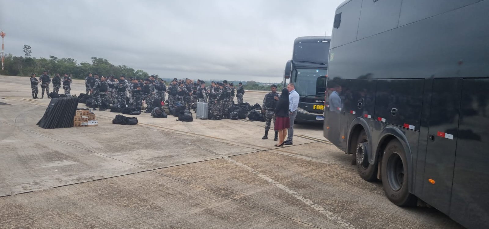 Tropa do Batalhão de Choque da Bahia desembarca em Brasília - Metro 1