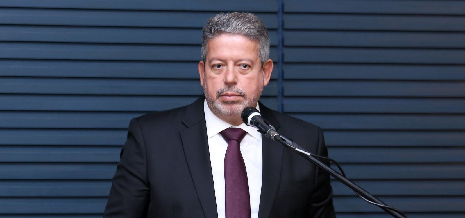 Lira diz que governo vai prorrogar a lei de licitações até março de ...