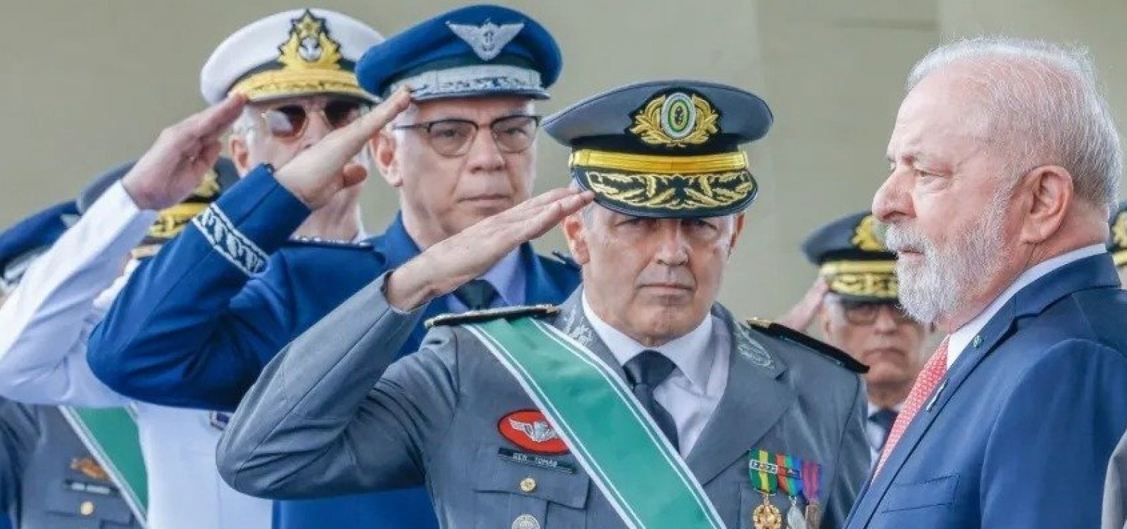 Lula diz que cogitou não ir à cerimônia do Exército porque "andava ...