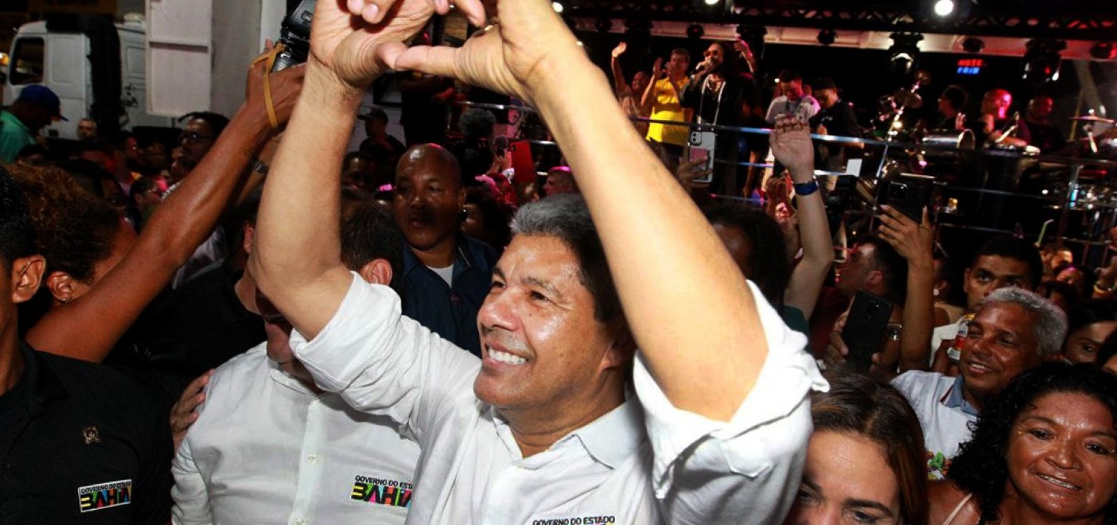 Jerônimo sai na pipoca durante a abertura da Micareta de Feira de ... Jerônimo sai na pipoca durante a abertura da Micareta de Feira de ...